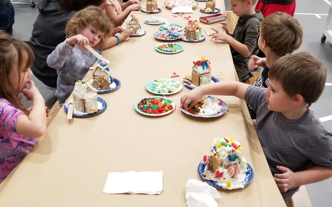 Kindergarten making Gingerbread Houses | Hamilton Schools District 328